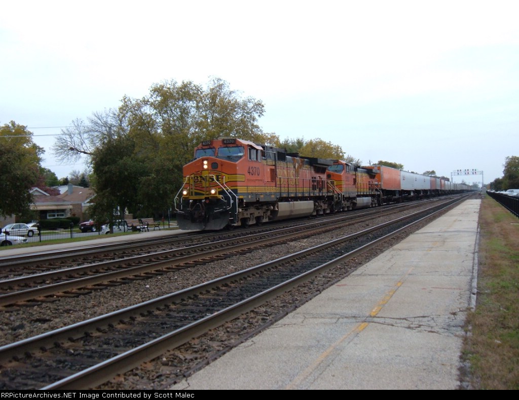 BNSF 4370 & 5253
